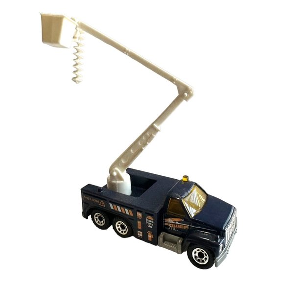 MATCHBOX | Toys | Matchbox Die Cast Metal 64 Scale Gmc Bucket Truck ...